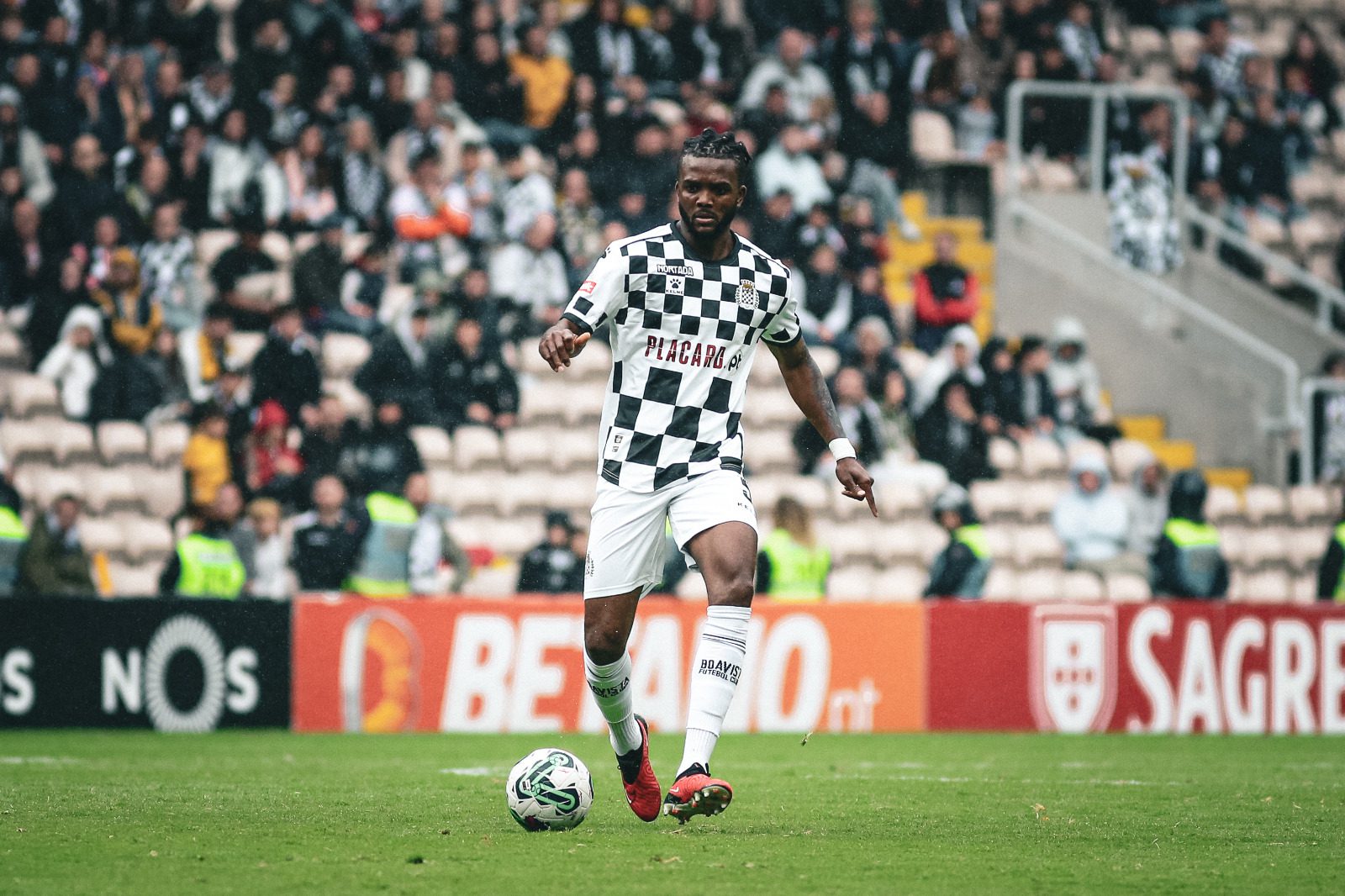 Chidozie Awaziem transferido para o FC Cincinnati - BOAVISTA Futebol Clube